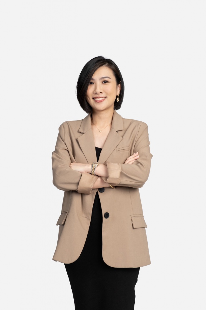 Corporate Headshot Photography in Singapore - COCO CREATIVE STUDIO