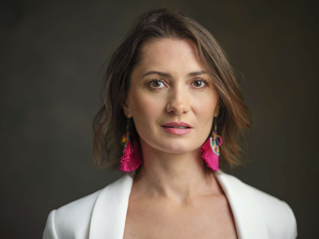 Headshot Photography Singapore - COCO Creative Studio