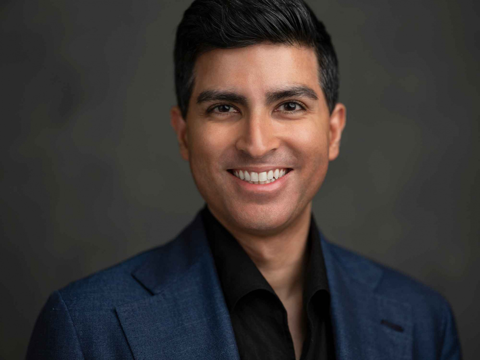 Professional Headshots for CEOs and Executives: A Guide to Portraits in ...